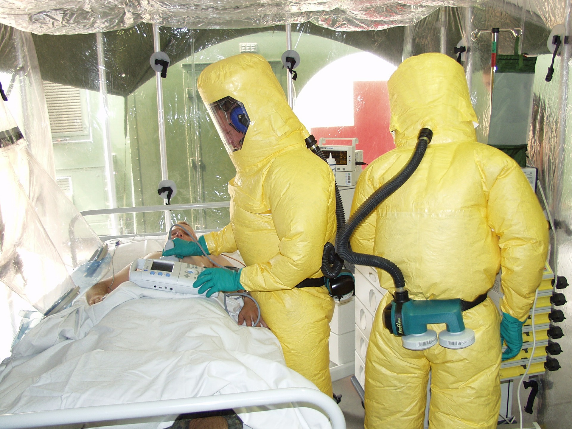 OMS alerta para elevado risco regional de surto de Ébola na RDC e ...
