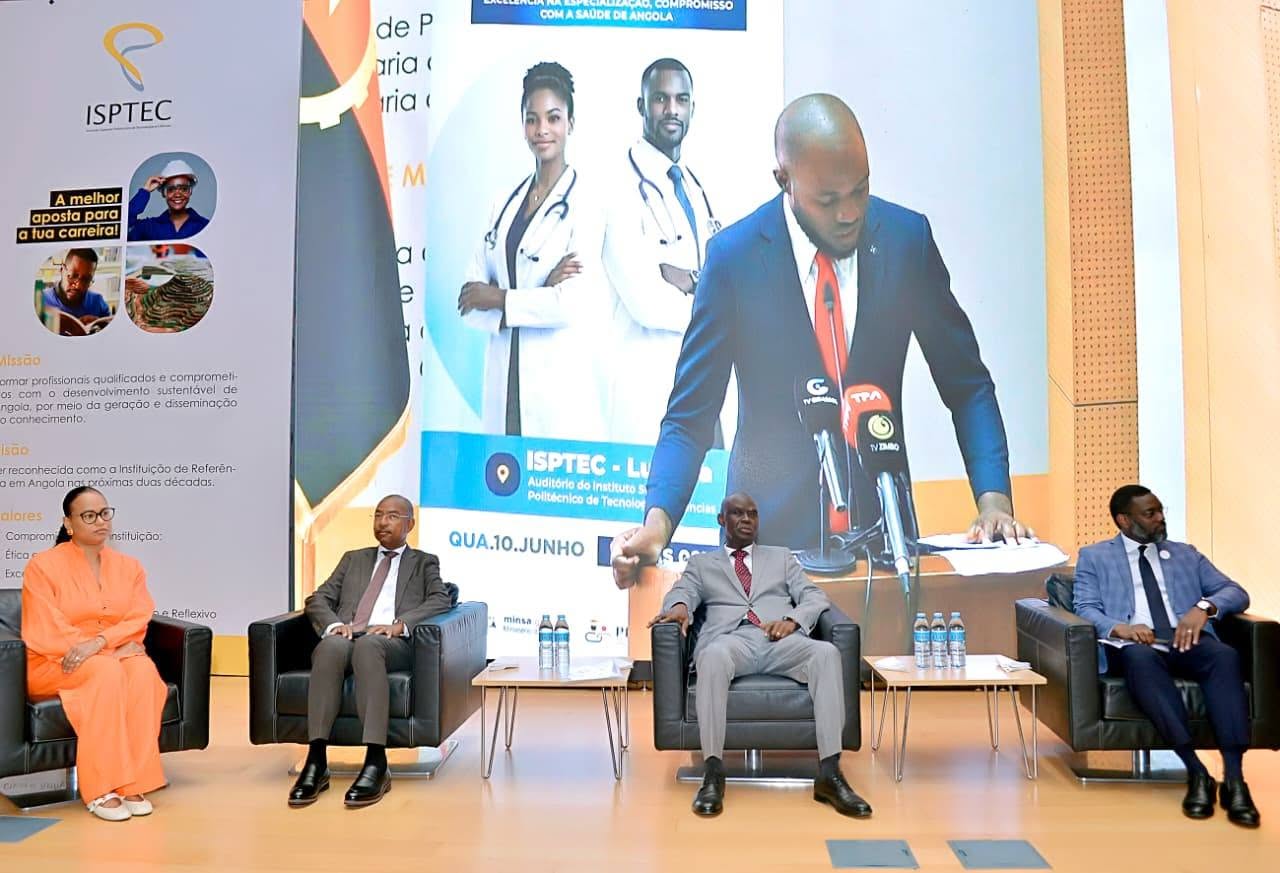 Angola forma 147 novos médicos especialistas para reforçar Sistema ...